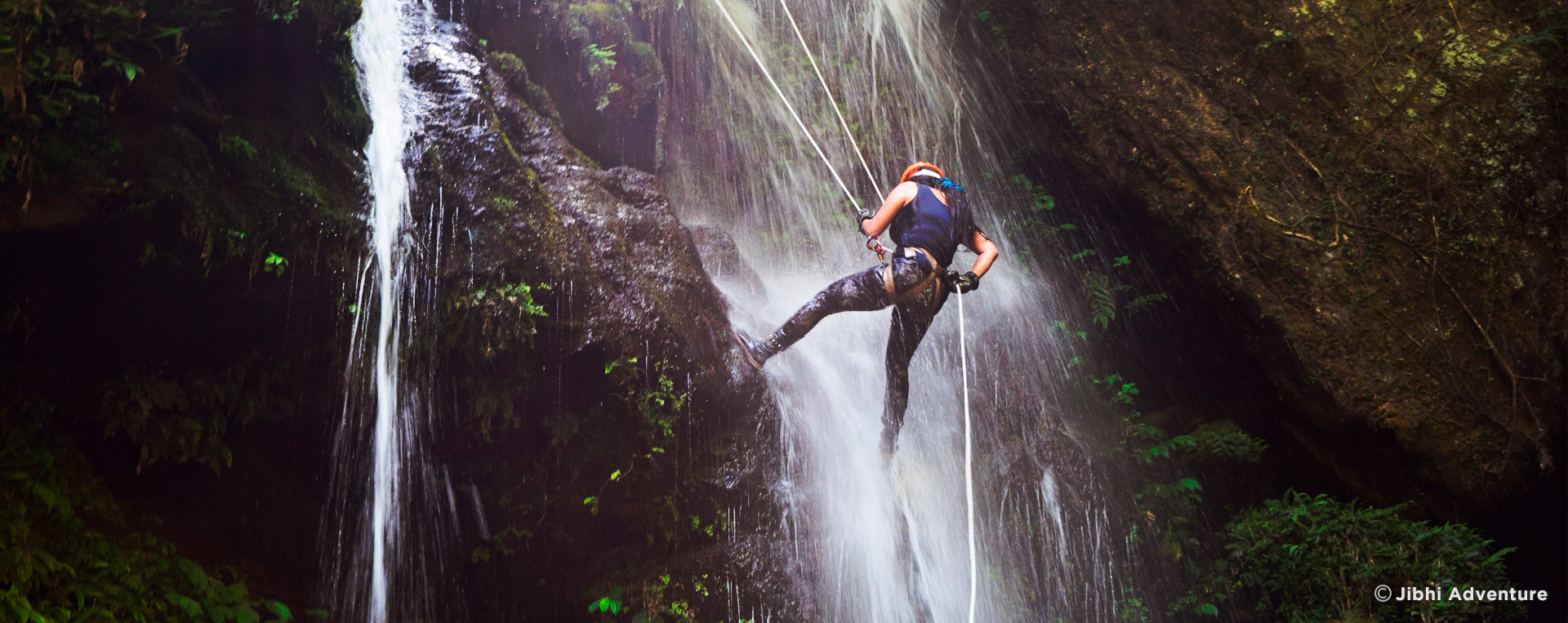 Waterfall Rappelling - Jibhi Adventure